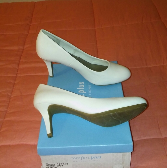 comfort plus by Predictions | Shoes | Women 3 Inch White Heels | Poshmark